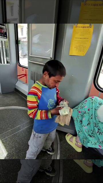 Зеленскому вручили новый пакет помощи но тот отказался