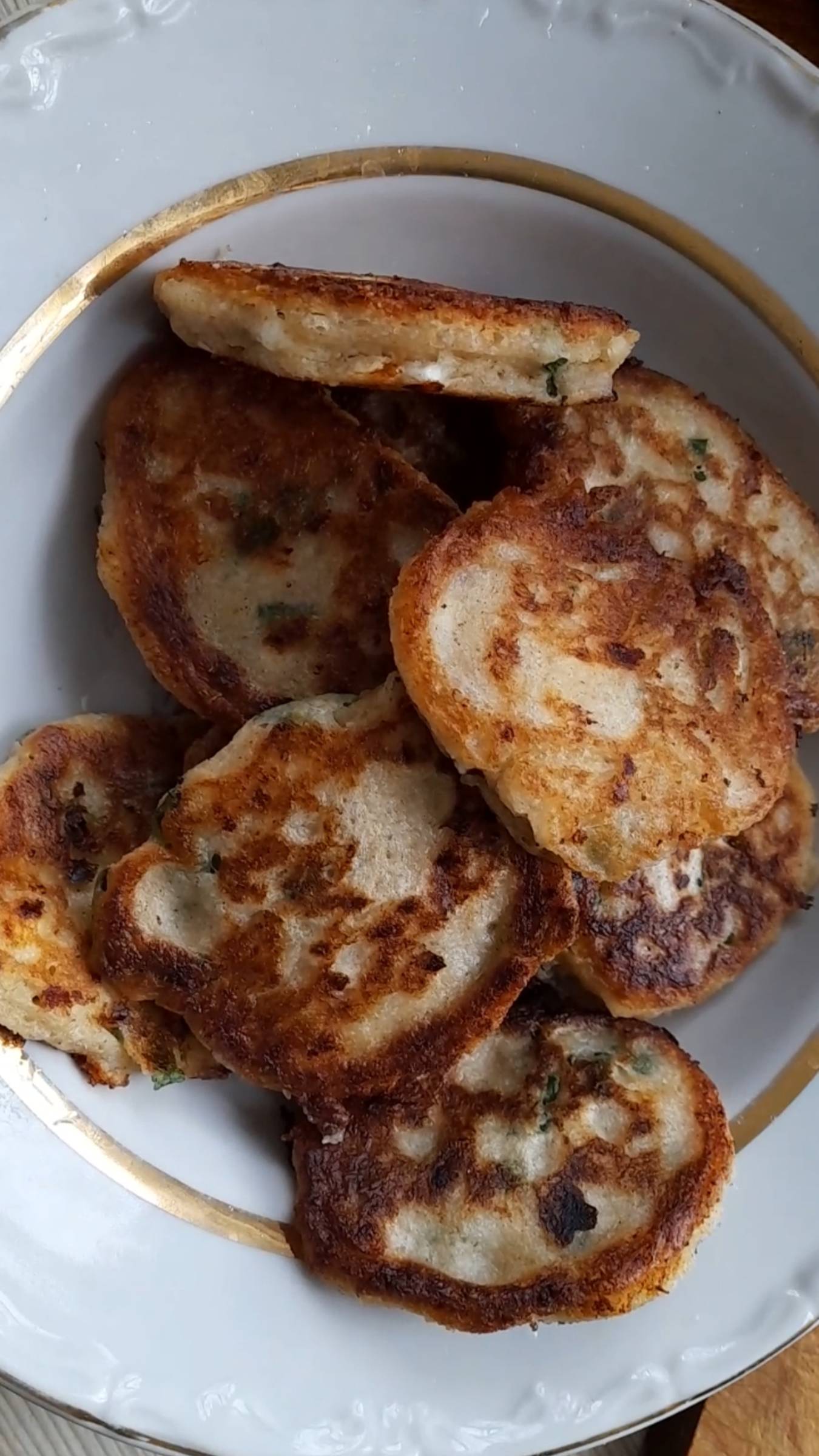 20250713_082113_001 Оладьи с зелёным луком. Конечно, в рецепте есть мука, у нас овсяная