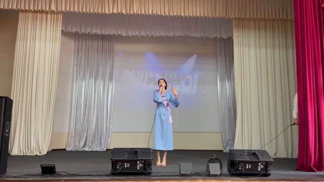 Церемония вручения дипломов в Днепрорудненском профессиональном училище.