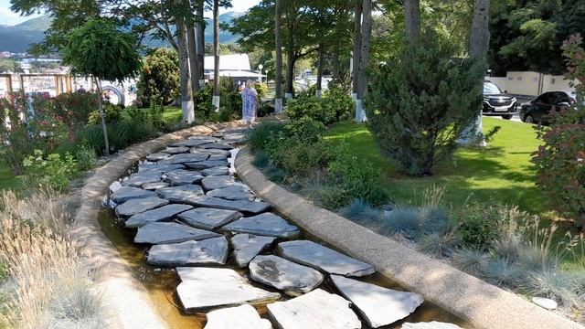 Кабардинка 2025 . Каменная река  напротив пляжа Жемчужина моря . 06.07.2025