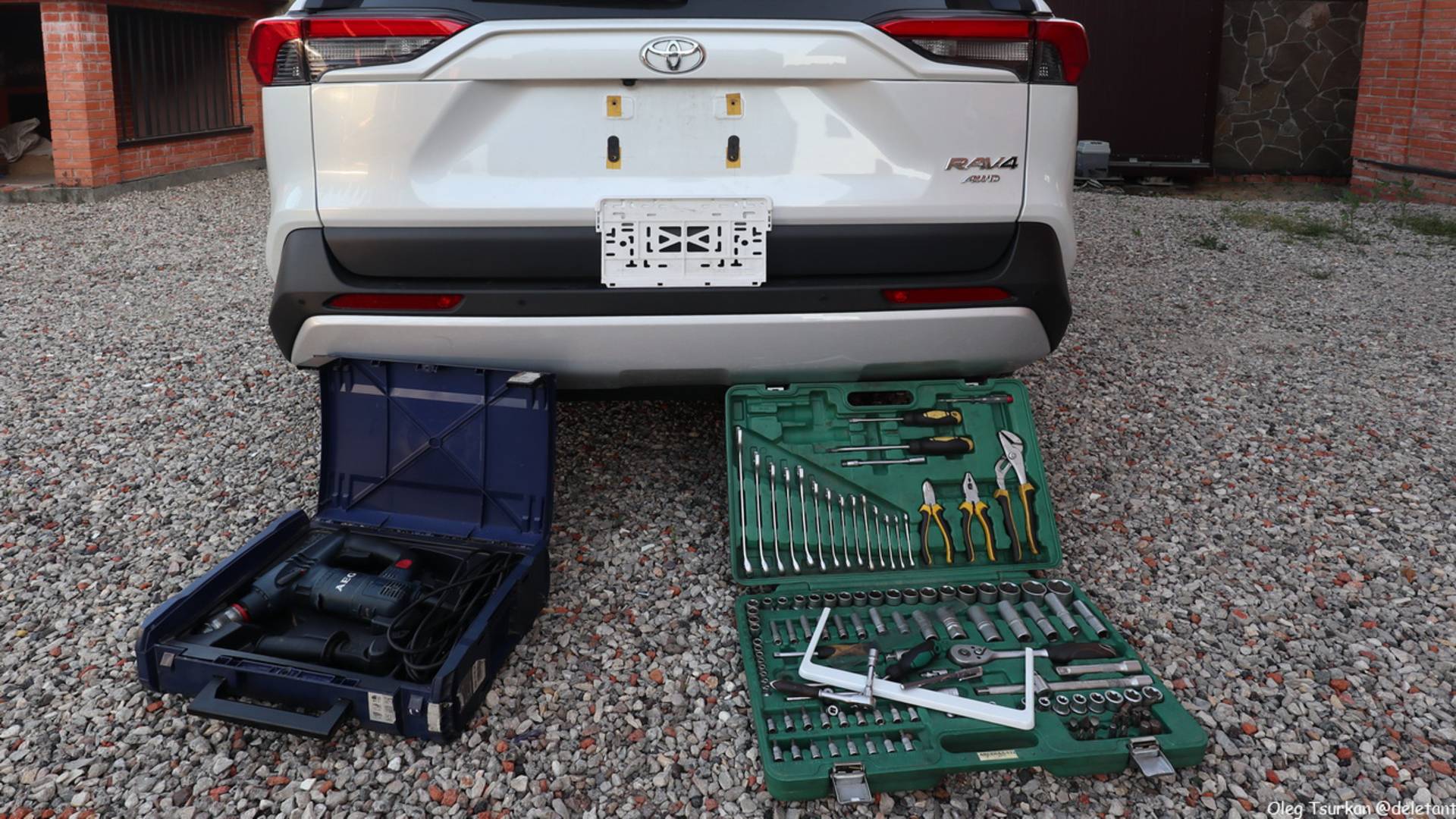 Доработка рамки номерного знака ГОСТ 50577–2018 тип 1А  для TOYOTA RAV4 XA50 с китайского рынка.