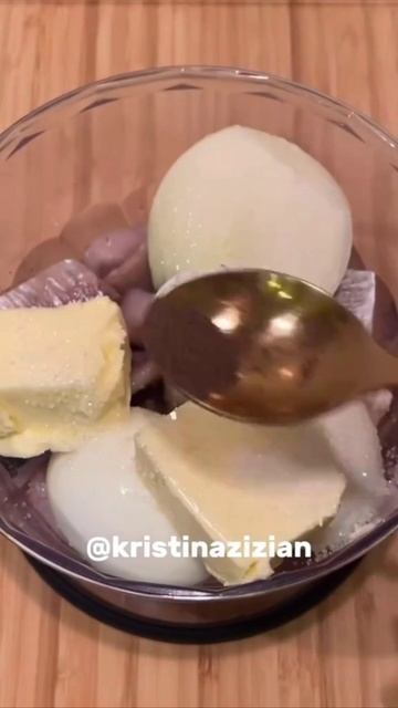 Форшмак из селедки.Филе сельди-250г,лук-0,5шт,яйцо-2шт,слив.масло-50г,олив.масло-1ст.л,уксус-1ч.л,са