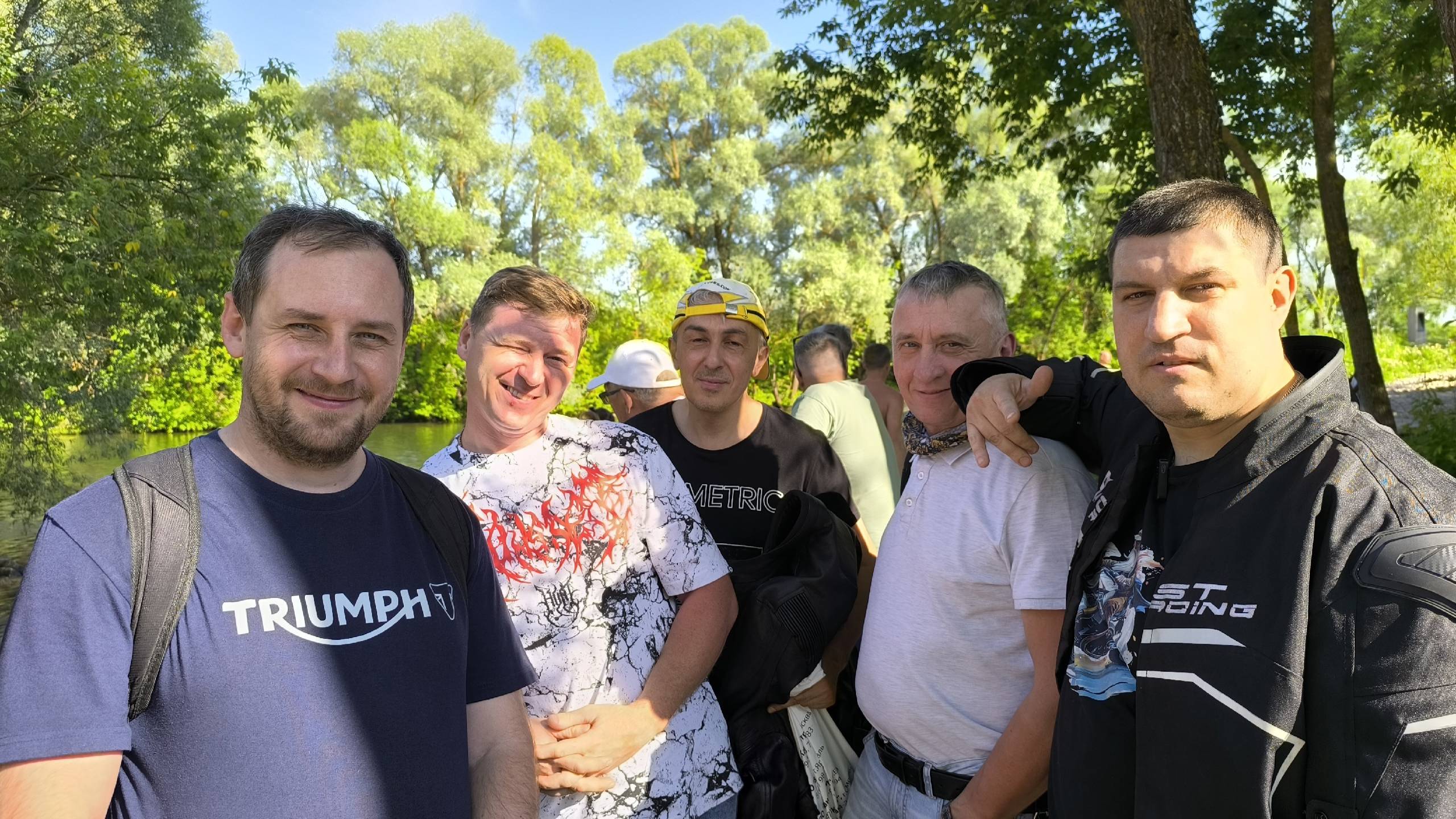 Мототрип выходного дня..Прокатились небольшой компанией  до Голубых озёр в городе Казань..