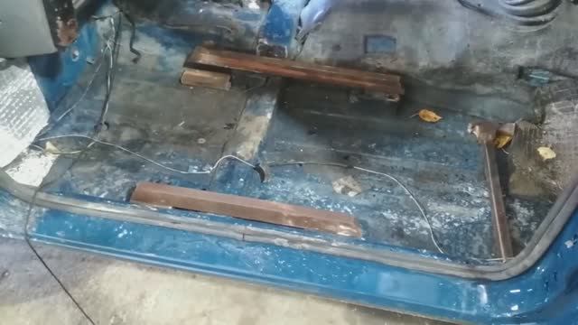 Как установить нештатные сиденья на Ниву 2113 2010г