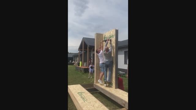 Проверка на прочность СИП-панели турником