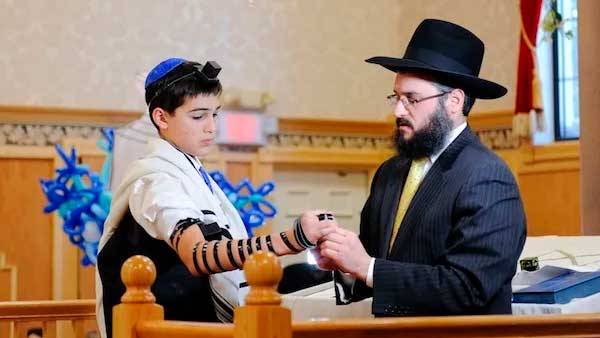 Постановка на еврейский праздник Бар-мицва (артисты живут в Москве, выезжают по другим городам)