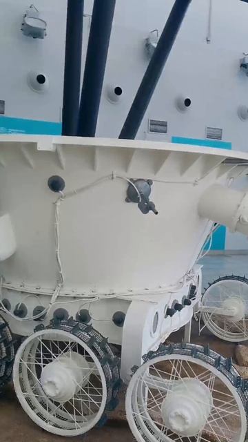 Космические экспонаты в университете Сириус.