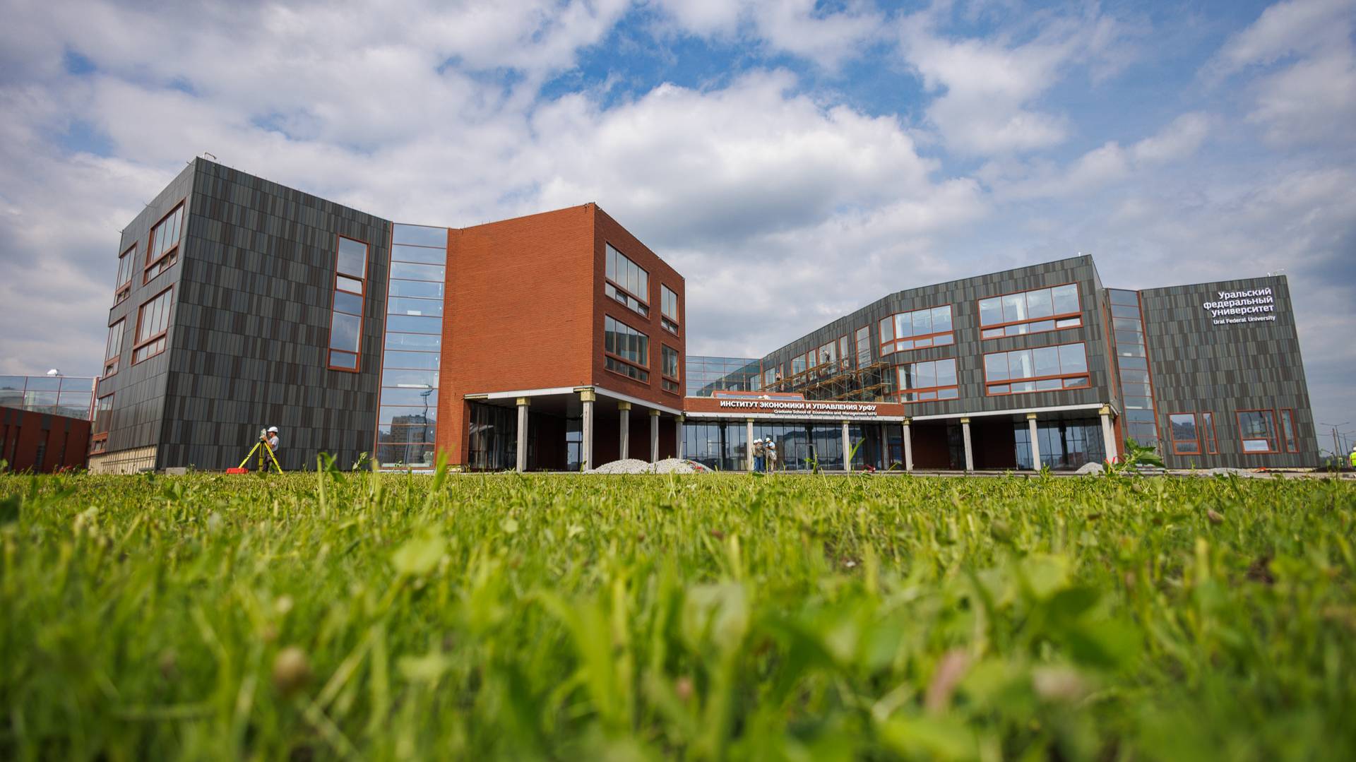Ход строительства учебных корпусов кампуса УрФУ, июнь-2025