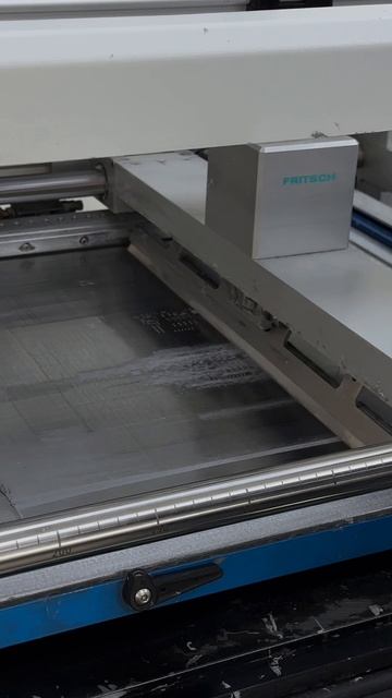 Нанесение паяльной пасты для SMD компонентов ПО Промсвязь. Контрактное производство электроники.