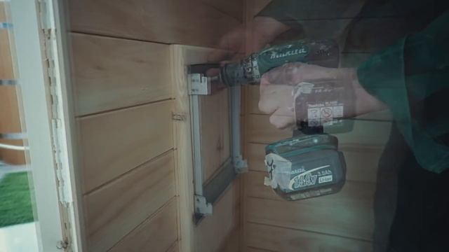 Сборка угловой двухместной финской сауны компании «Дары Кедра»