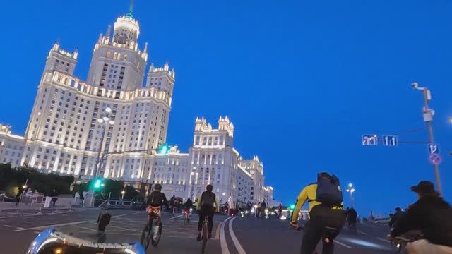 Прокатился по рекордному Московскому ночному велофестивалю, 5 июля 2025 года