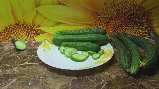 Огурец Изумрудный поток выращиваю много лет. Вкусный, урожайный