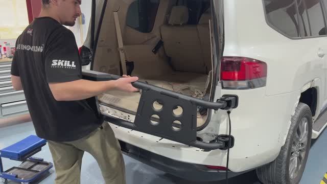 Установка калитки под запаску BMS ALFA для Тойота Ленд Крузер 300