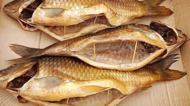 Карп холодного копчения потрошенный