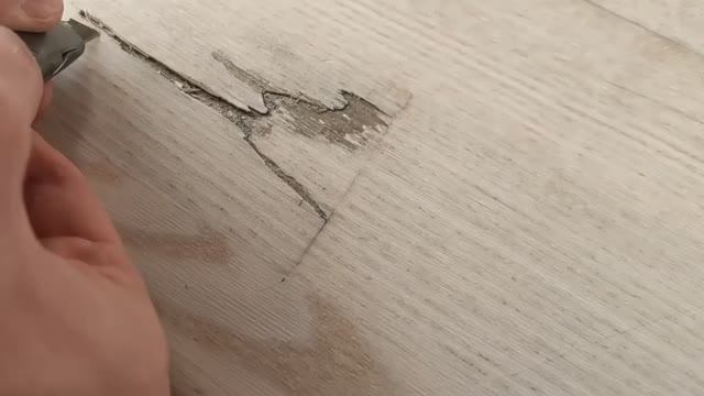 Как устранить глубокий скол на ламинате за 5 минут