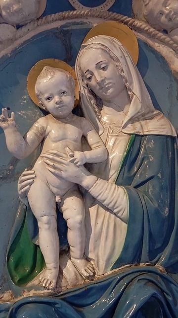 Мадонна с младенцем. Андреа делла Робиа.