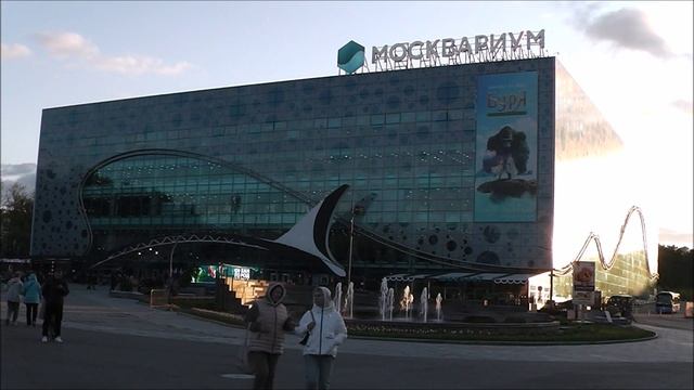 Вечерняя прогулка по ВДНХ за сутки до Дня Победы. 8.05.2025г.