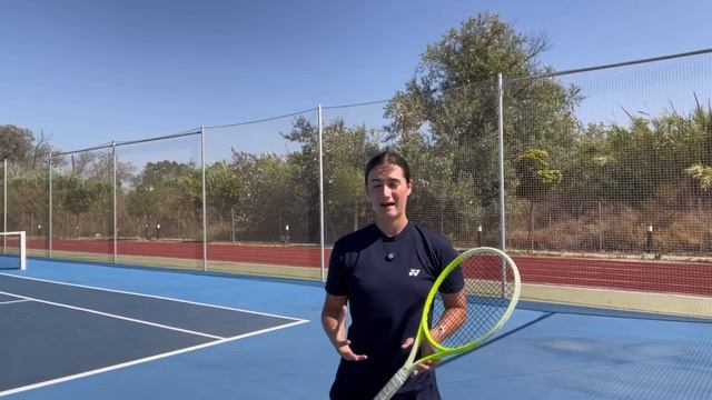 Как эффективно играть высокие короткие мячи обратной рукой – 3 ключевых совета