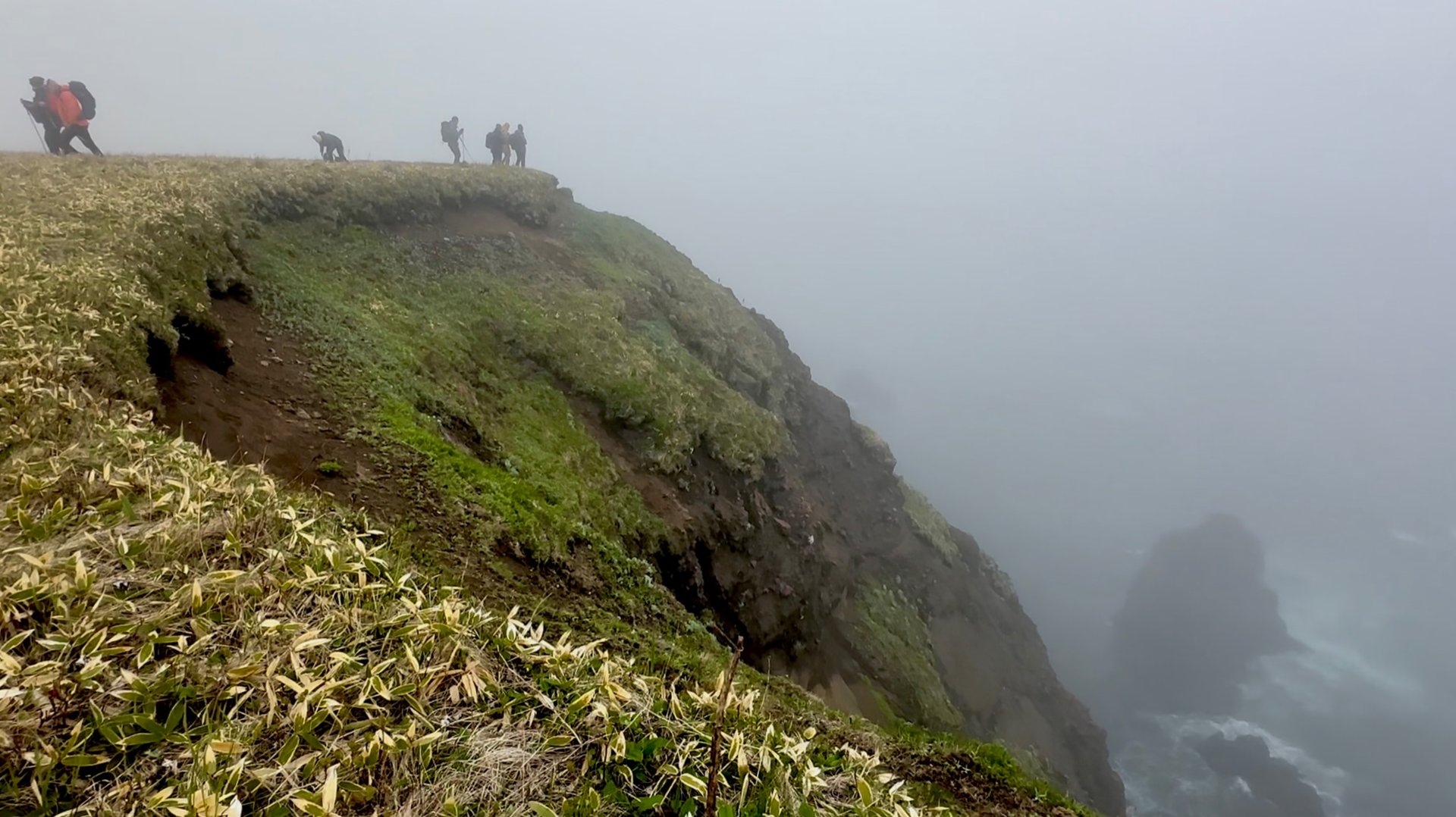 Мыс Непокорный в тумане День 4.Первый день в лагере.Остров Шикотан Курильские острова 29.05.25