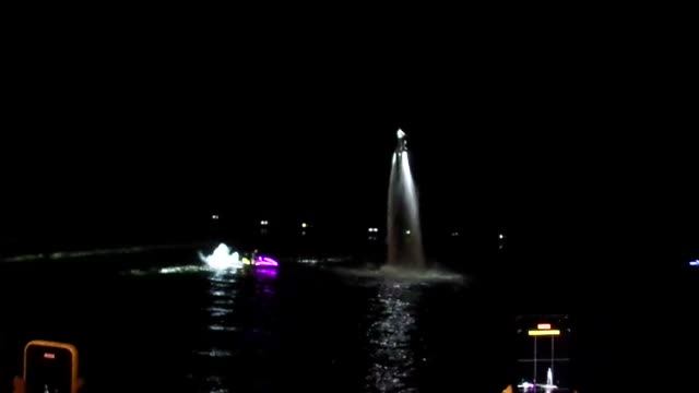 СВЕТОВОЕ ШОУ НА ВОДЕ
АКРОБАТИКА ДУЭТ