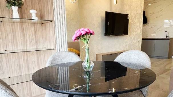 Цена квартиры в Геленджике 17 млн.р. в ЖК "Черноморский" на улице Крымской на Толстом мысе.