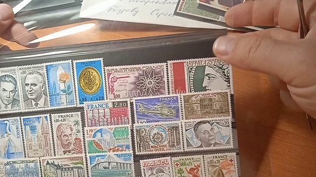 Смотрим марочки Франции 1975 года. Филателия марки хобби stamp philately hobby