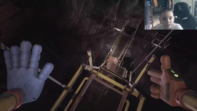 МАЛЕНЬКИЕ МАЛАЛЕТКИ ВЫЛАЗЕЮТ ИЗ ДЫРОВ В POPPY PLAYTIME 3