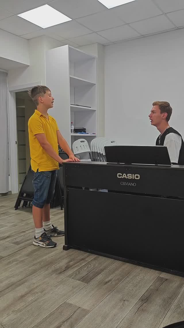 побывали на мастер классе по вокалу у Николая Белоусова