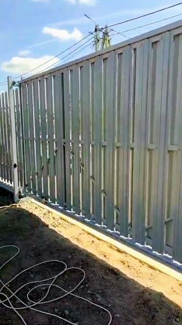 Автоматика для откатных ворот в загородном доме #охранадома #умныйдом #дача #монтаж #привод