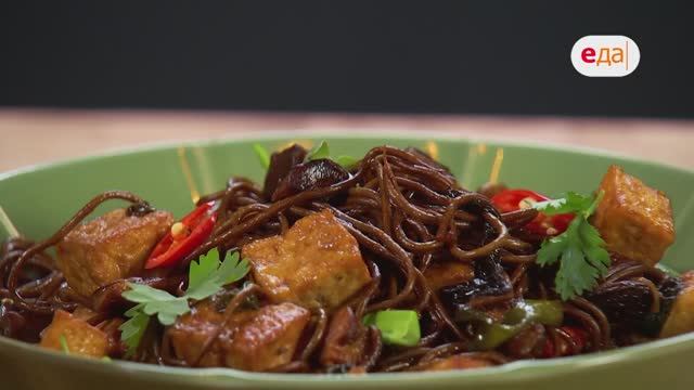 Гречневая лапша с тофу. Свекольно-сливочный мусс с сырными крокетами | Наедине с Мосиным /15