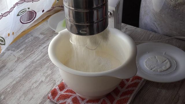 Неожиданный результат, ну очень вкусно. Пирог из книги ,, Пять четвертинок апельсина,,.