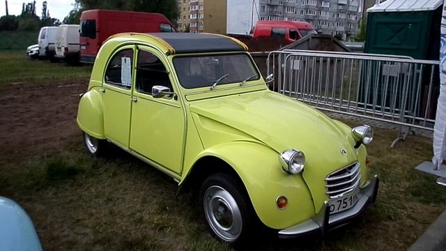 РЕТРОАВТОМОБИЛЬ CITROEN 2CV