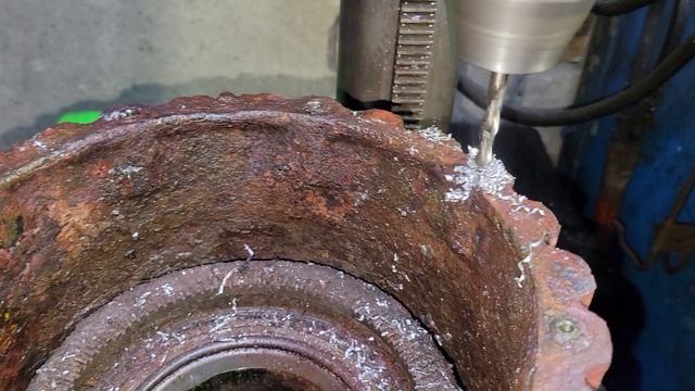 Убитая ступица VOLVO FH 13