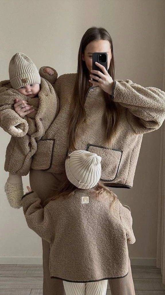 Бежевые мамы