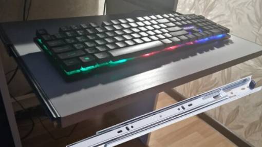 Замена шариковых направляющих, на выдвижной полке компьютерного стола.