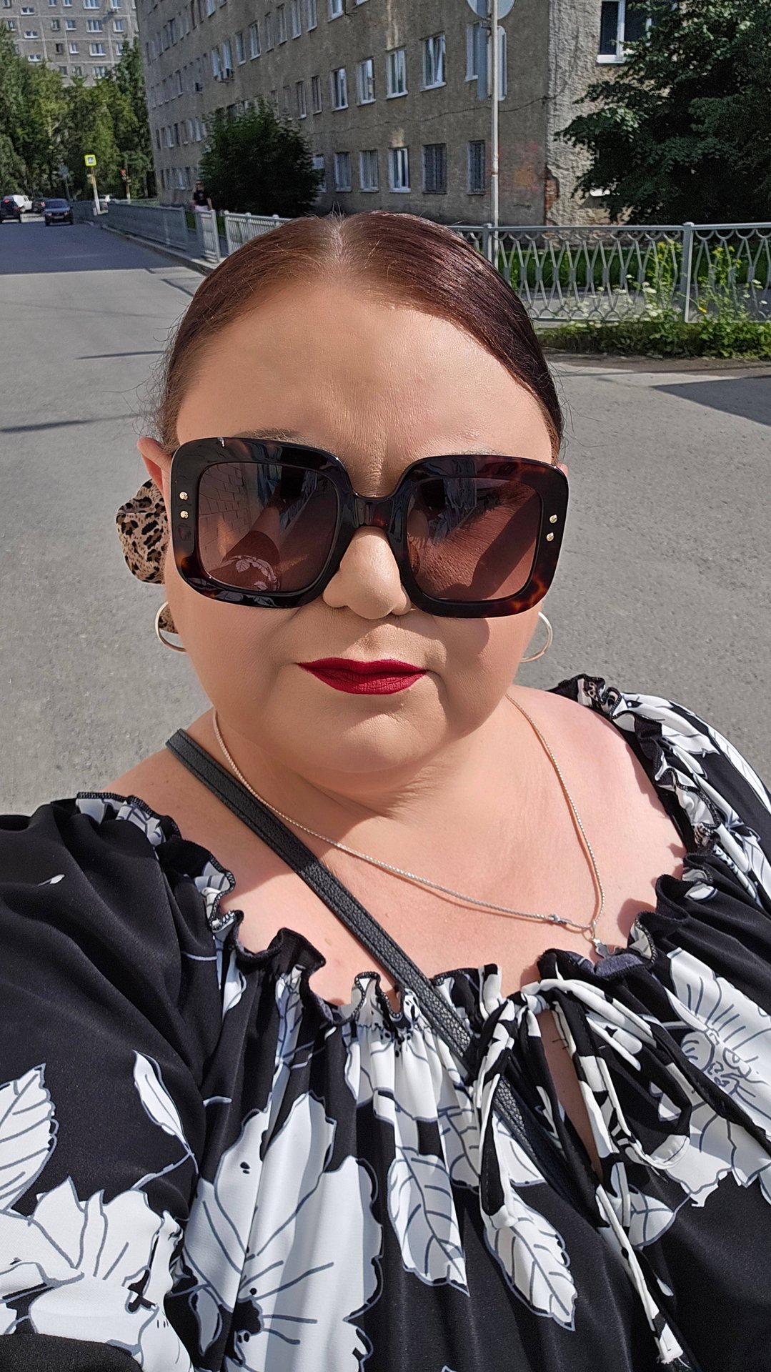 Пойдёмте прогуляемся 🌿 
Рубрика Прогулка 🌺
Мукбанг ☕️  каша рисовая с фруктами 🍑