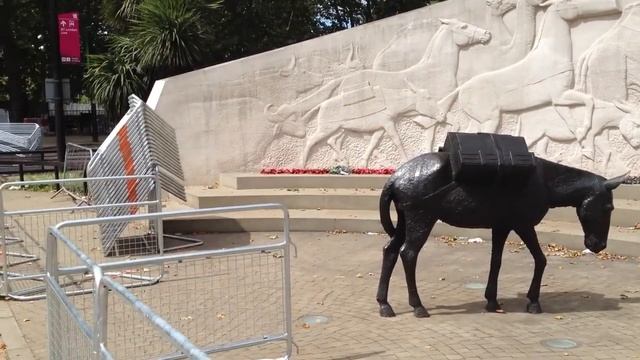 5 памятников животным