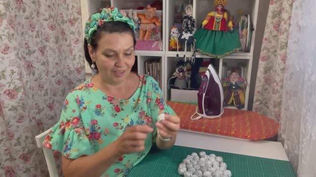 Неожиданно очень красиво получилось! Текстильные бусы - проще некуда!