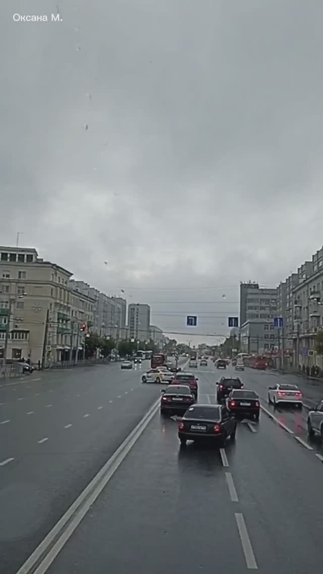 Путешествие в Казань. 19 часть. Едем по городу.mp4