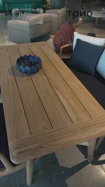 Уличный стол The Secret Garden Natural teak от Poltrona Frau