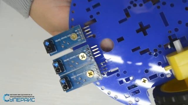 Конструктор-робот Robot Car с видео-камерой и Wi-Fi с контроллером