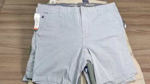 Лот 296 Шорты Канада Сток 1990₽_кг 11,8 кг 34 ед