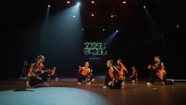 9. Street show_9-11_SMOLLY.KIDS