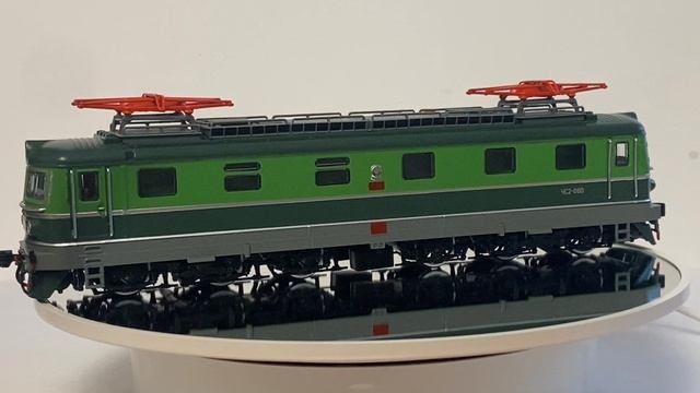 Модель электровоза ЧС2 из серии «Наши поезда» (перевыпуск)