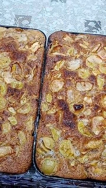 Приготовила шарлотку