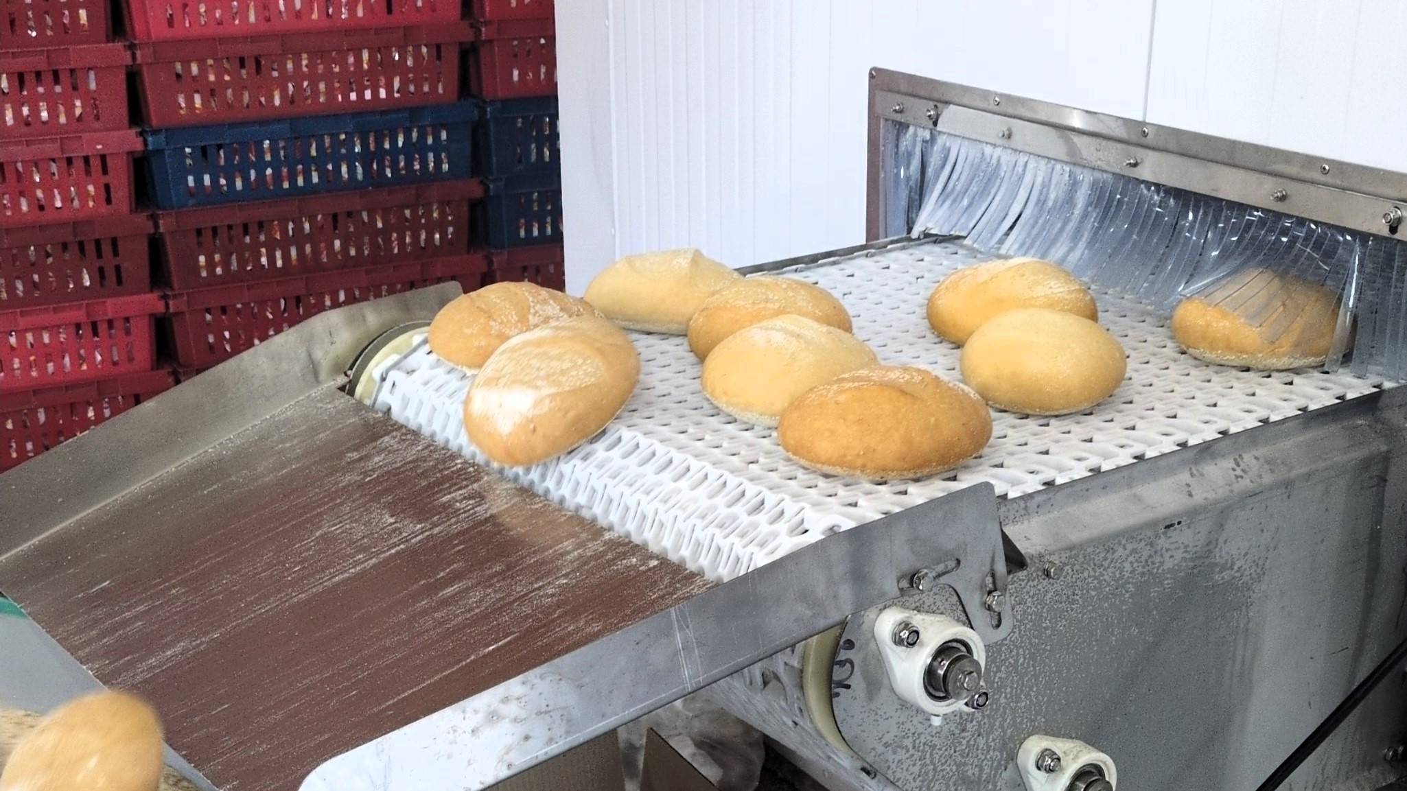 Заморозка круглого хлеба на спиральном фризере