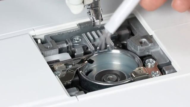 NECCHI 700 | Обслуживание машины. Чистка шпульного отсека