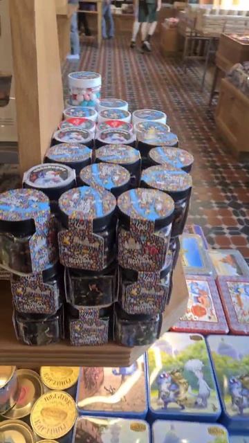 Дом Зингера. Что там продают.