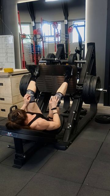 Жим ногами лежа.mp4