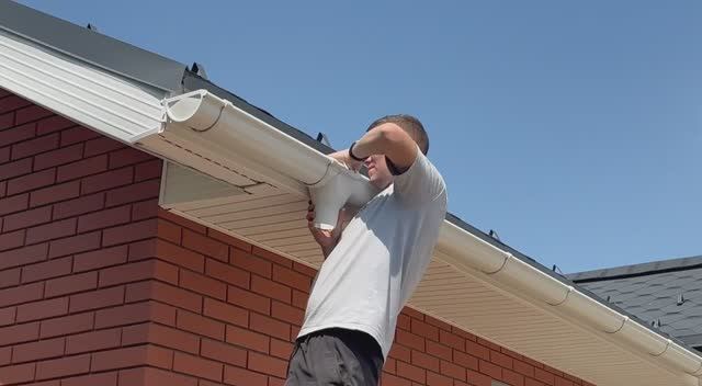 Видео-отзыв! В.Киселёва о монтаже водостока ПрофиДвайс!